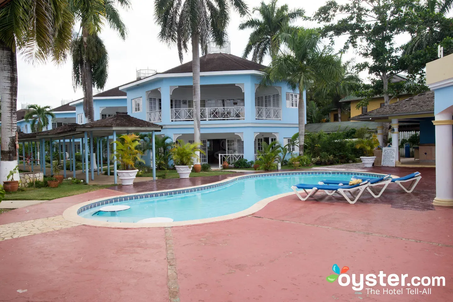 Beachcomber Club Review: What To REALLY Expect If You Stay