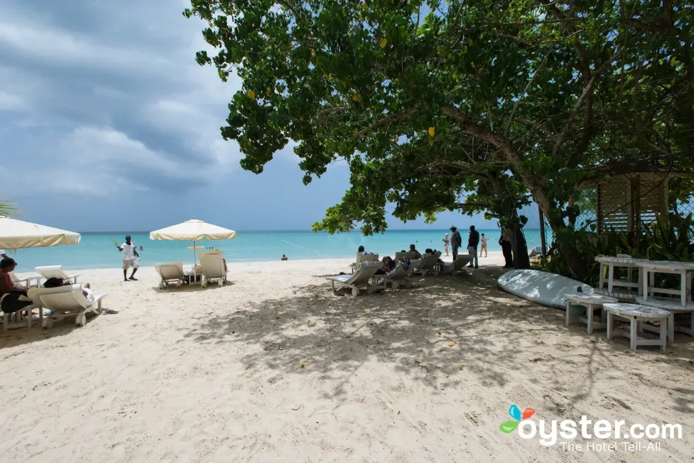Idle Awhile Beach Review: What To REALLY Expect If You Stay | Oyster.com