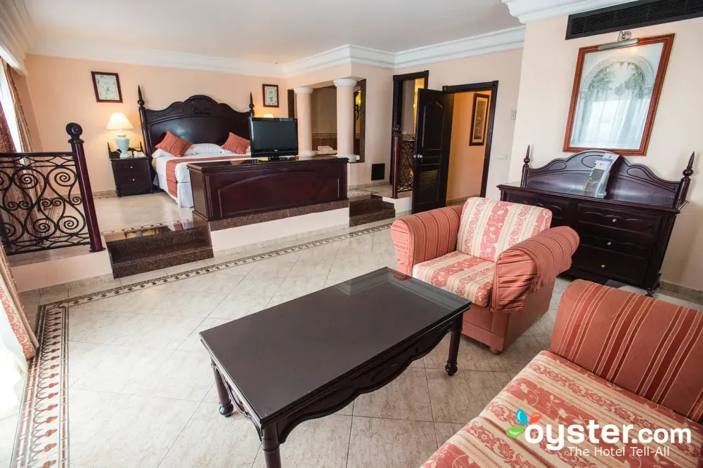 Hotel Riu Ocho Rios Review: What To REALLY Expect If You Stay