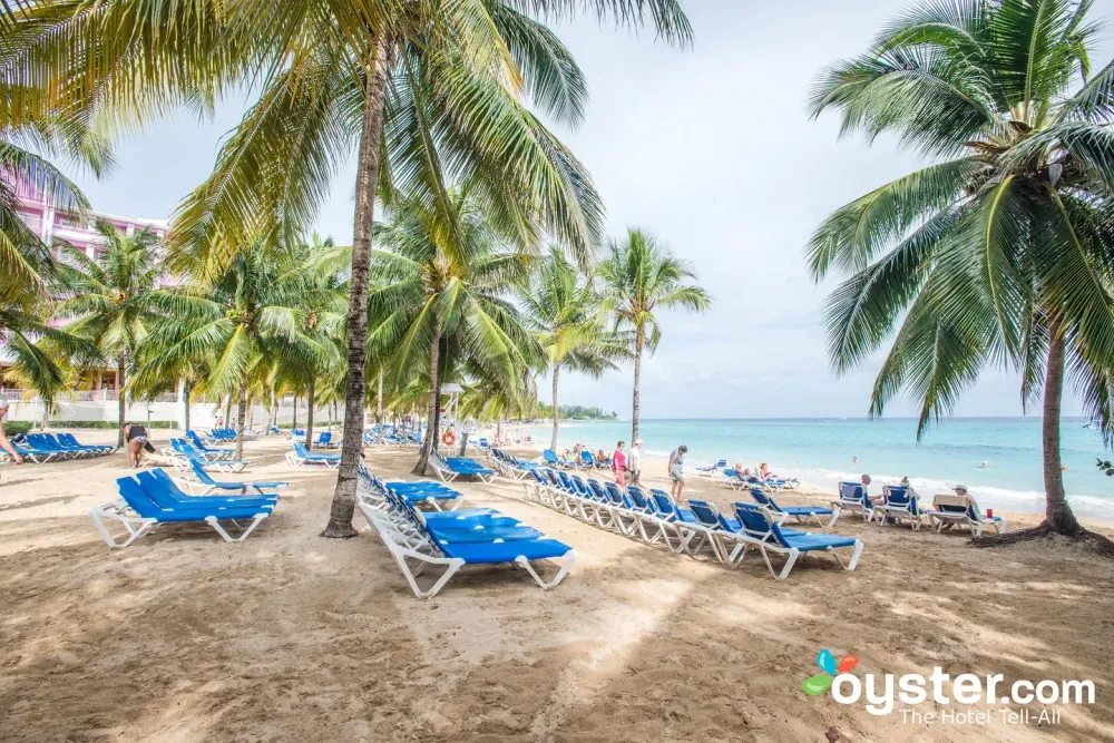 Hotel Riu Ocho Rios Review: What To REALLY Expect If You Stay