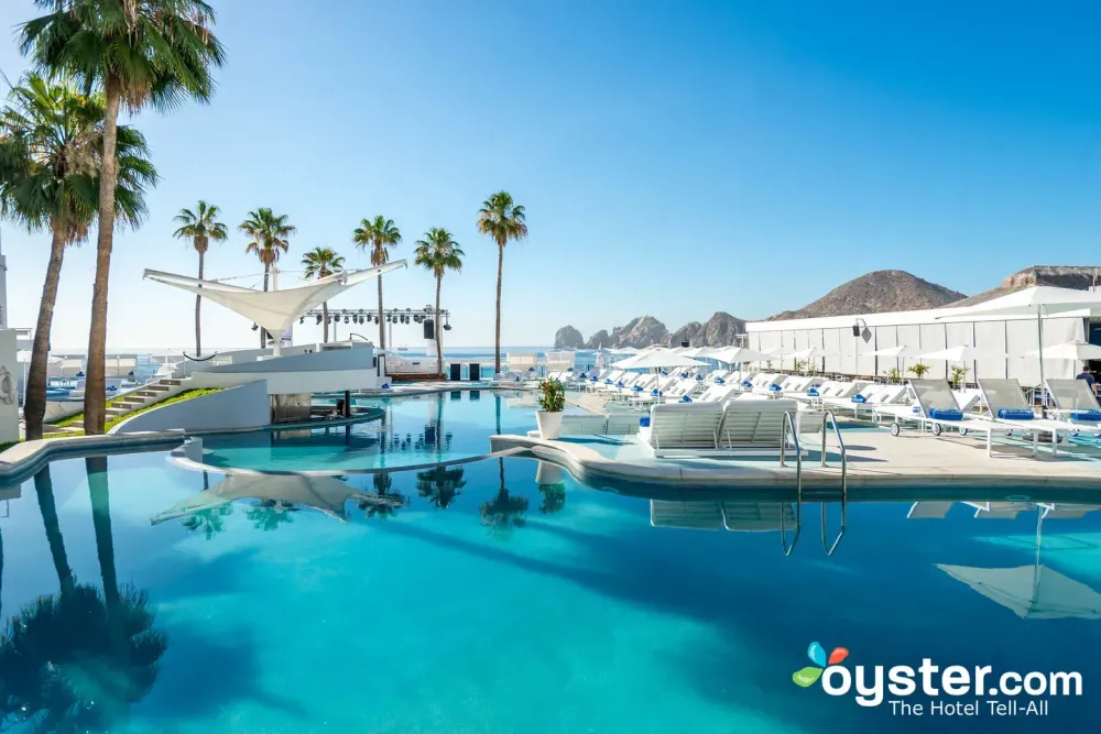 ME Cabo by Meliá Review: What To REALLY Expect If You Stay