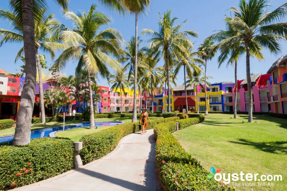 Royal Decameron Complex Review: What To REALLY Expect If You Stay