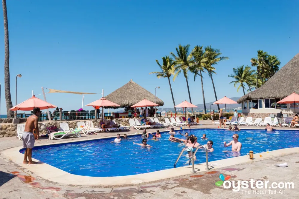 Royal Decameron Complex Review: What To REALLY Expect If You Stay