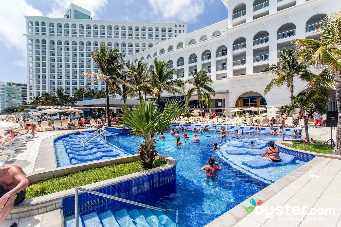 Hotel Riu Cancun Review: What To REALLY Expect If You Stay