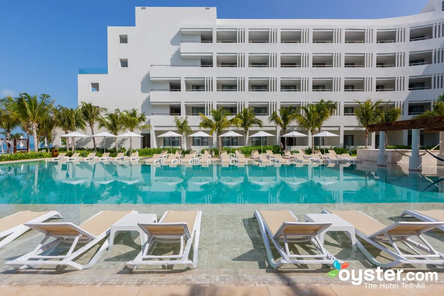 Izla Hotel Review: What To REALLY Expect If You Stay