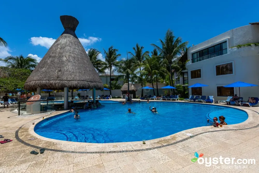 The Reef Playacar Review: What To REALLY Expect If You Stay | Oyster.com