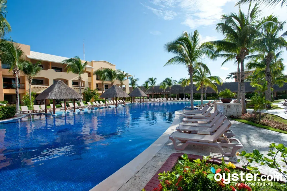 Barcelo Maya Palace Review: What To REALLY Expect If You Stay | Oyster.com
