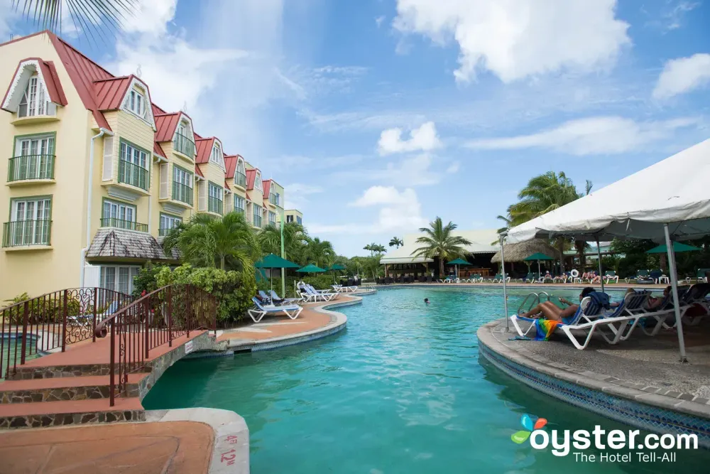 Coco Palm Resort Review: What To REALLY Expect If You Stay