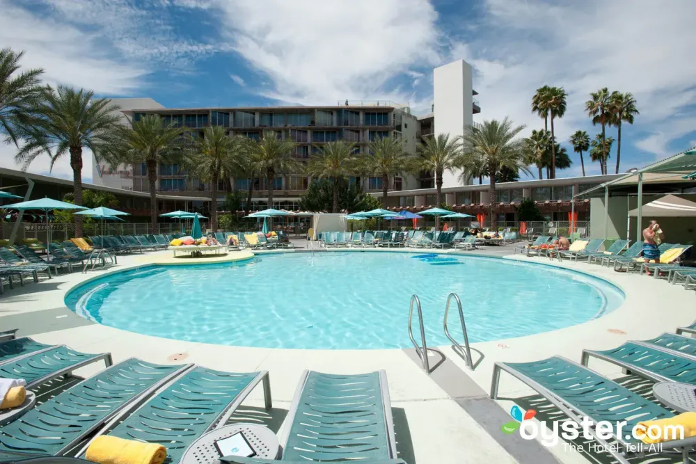 Hotel Valley Ho Review: What To REALLY Expect If You Stay