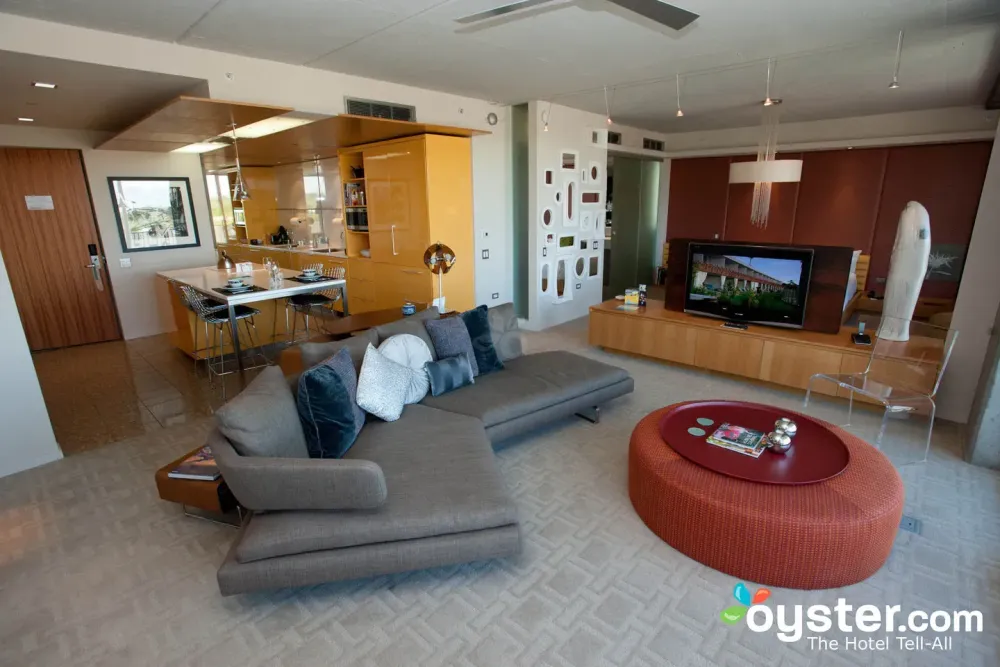 Hotel Valley Ho Review: What To REALLY Expect If You Stay