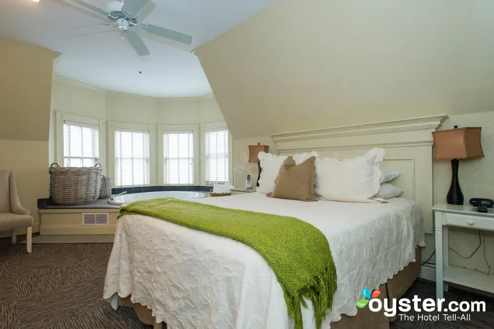 Carter House Inns Review: What To REALLY Expect If You Stay