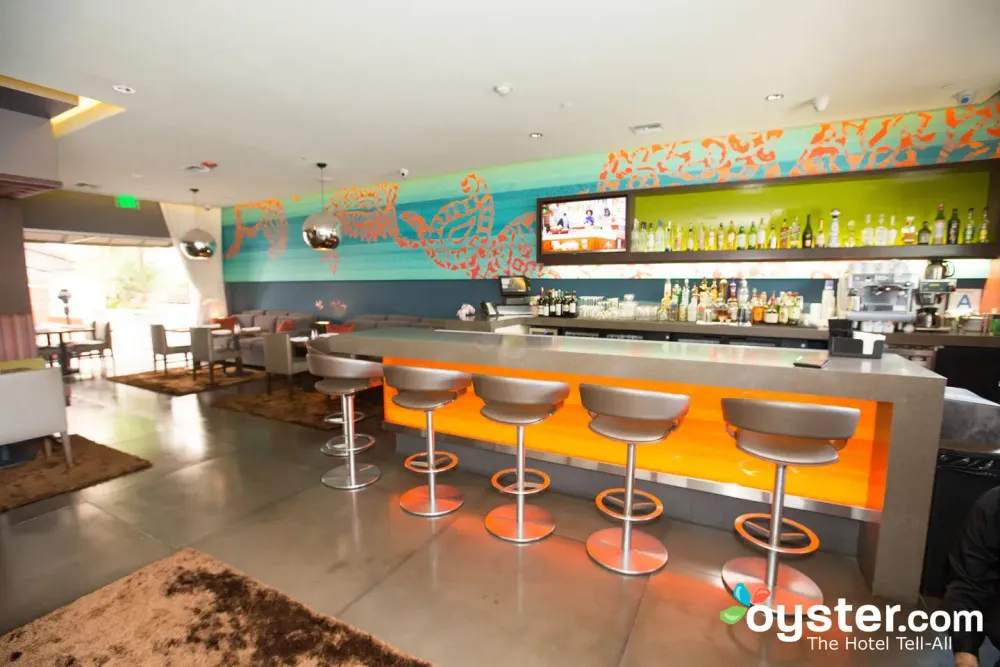 SIRTAJ Hotel Review: What To REALLY Expect If You Stay