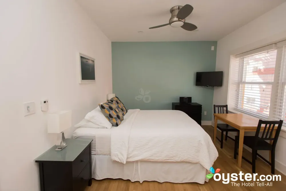 Venice Beach Hotels & Resorts | Oyster.com Hotel Reviews