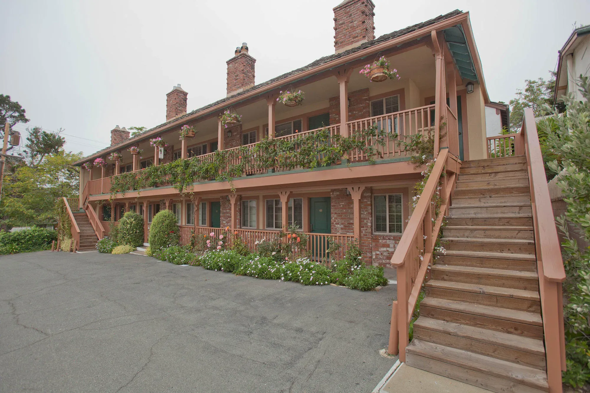 Candle Light Inn Review: What To REALLY Expect If You Stay