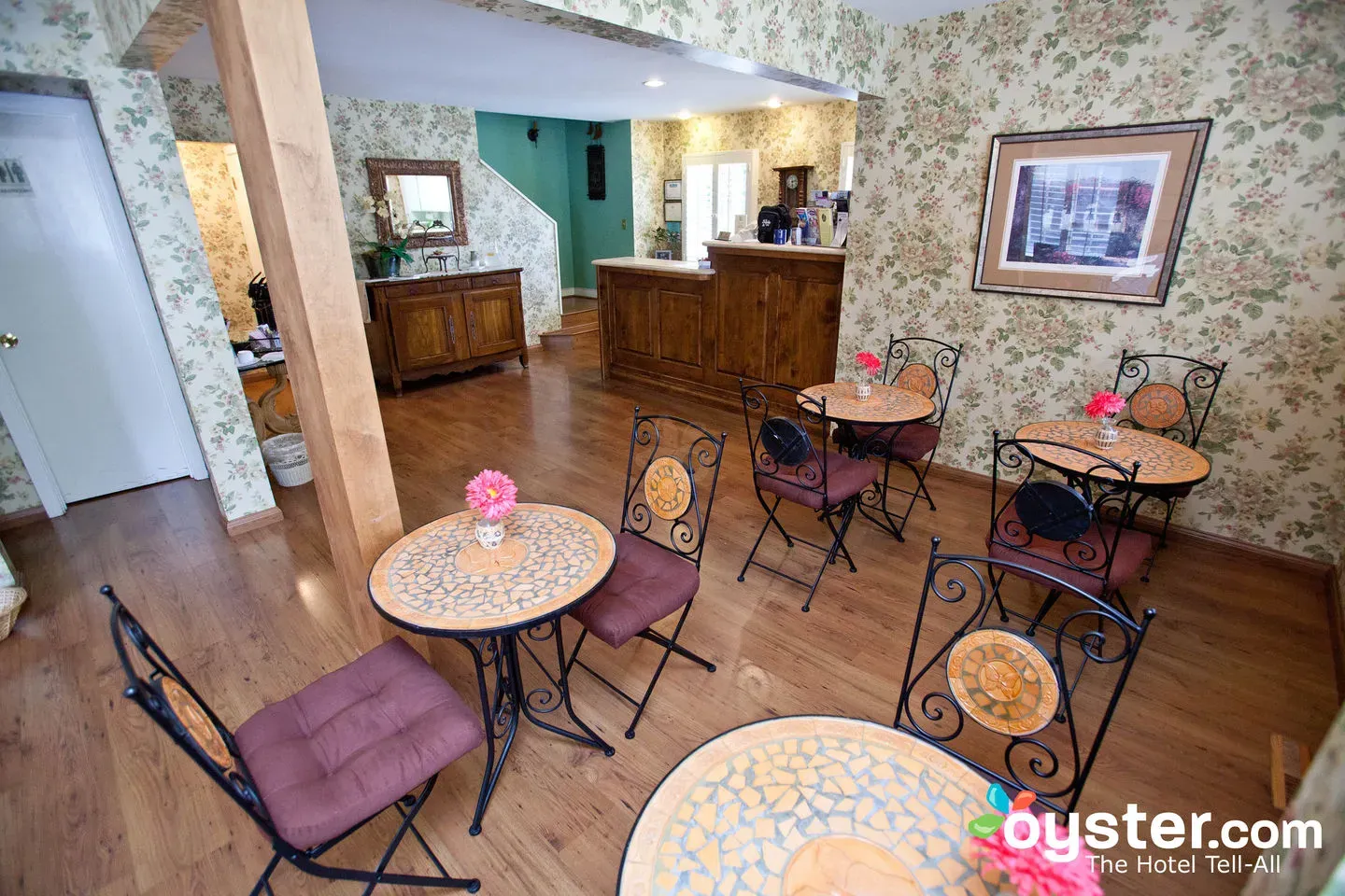 Dolphin Inn Review: What To REALLY Expect If You Stay | Oyster.com