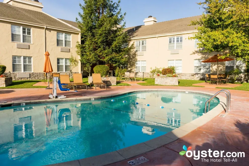 Hotel Indigo Napa Valley Review: What To REALLY Expect If You Stay