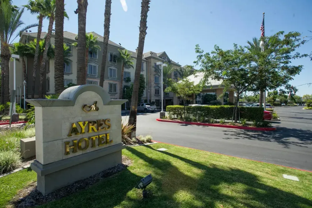 Ayres Hotel Anaheim | Oyster.com Hotel Photos