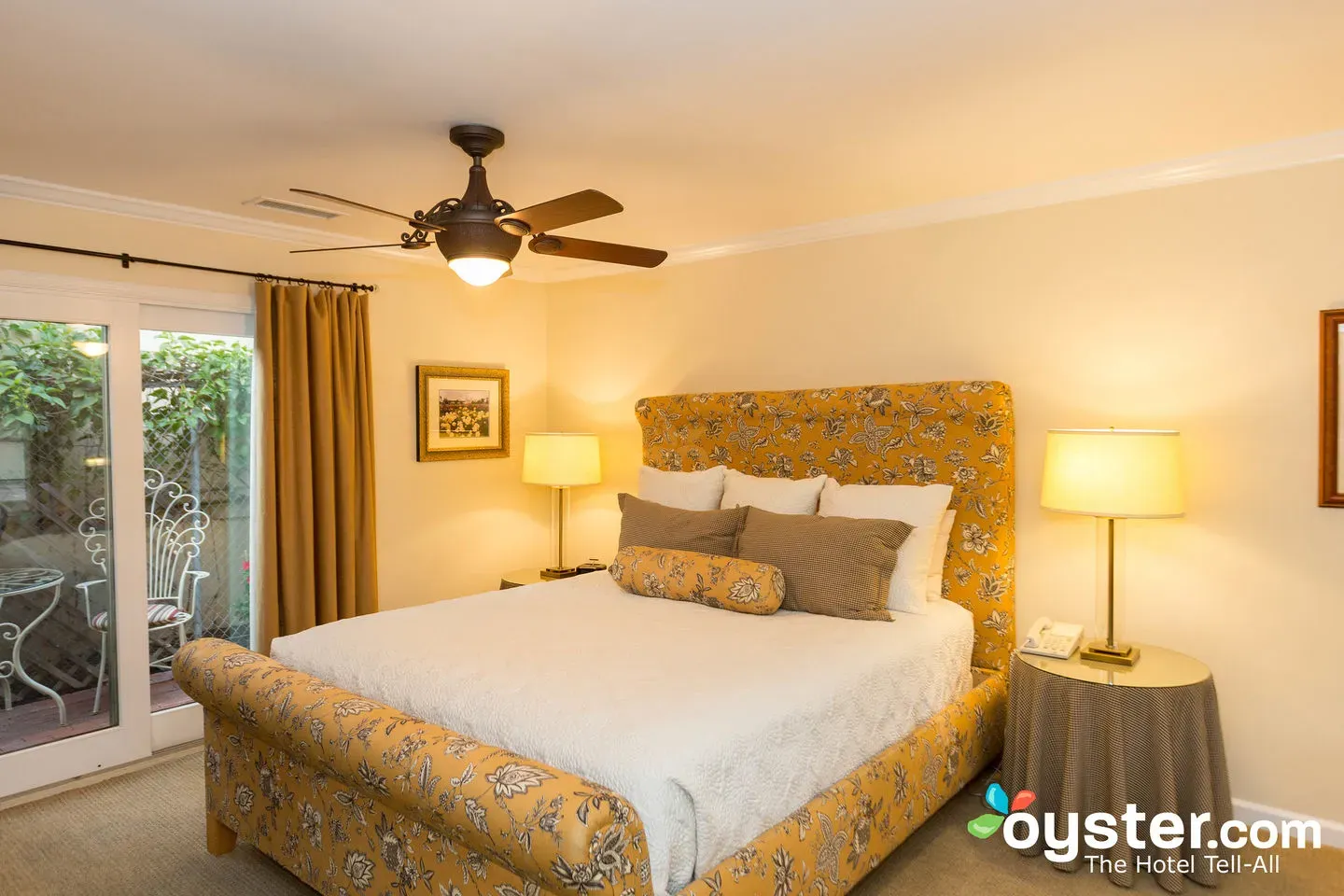 Harbor House Inn Review: What To REALLY Expect If You Stay