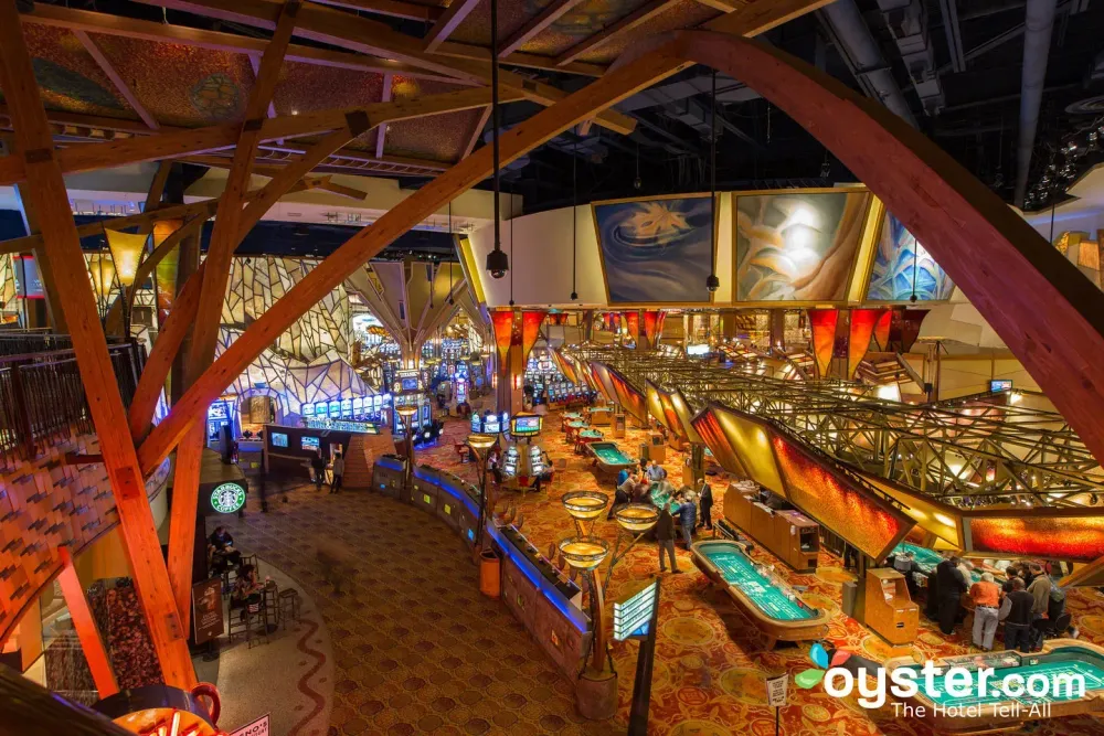 Mohegan Sun Review: What To REALLY Expect If You Stay