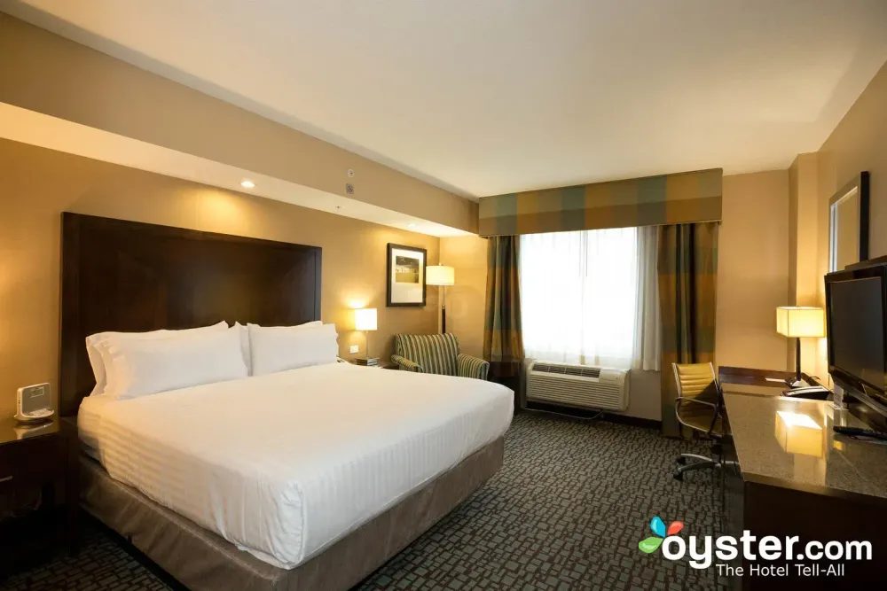 Holiday Inn Express Review: What To REALLY Expect If You Stay