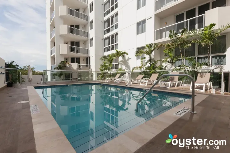 marriott biscayne bay pool