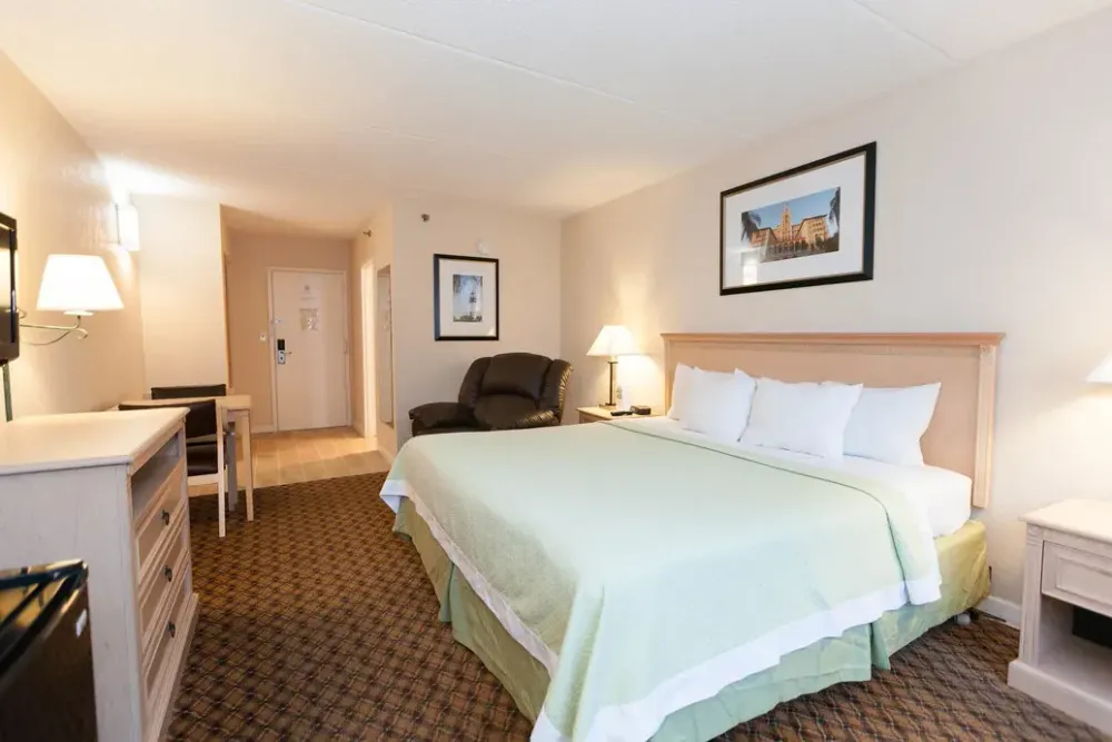 Days Inn by Wyndham Miami International Airport | Oyster.com Hotel Photos