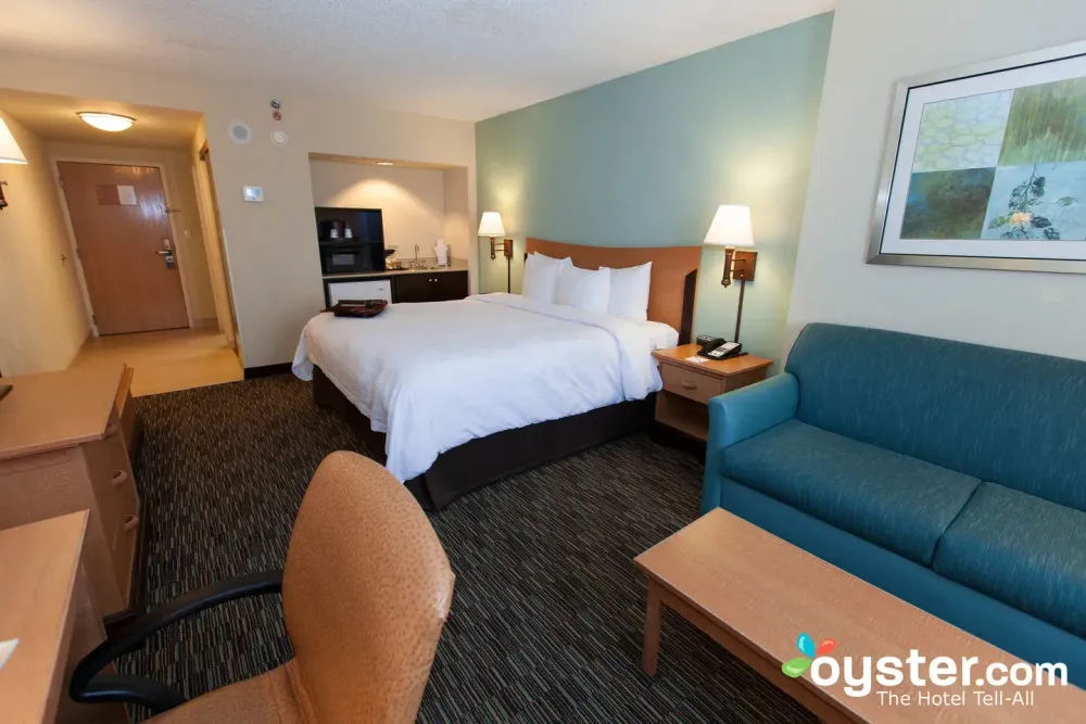 Hampton Inn & Suites by Hilton - Miami Airport / Blue Lagoon Review ...
