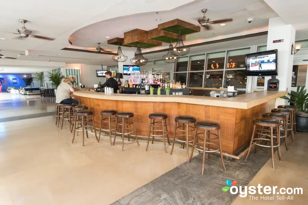 Crowne Plaza South Beach - Z Ocean Hotel Review: What To REALLY Expect ...
