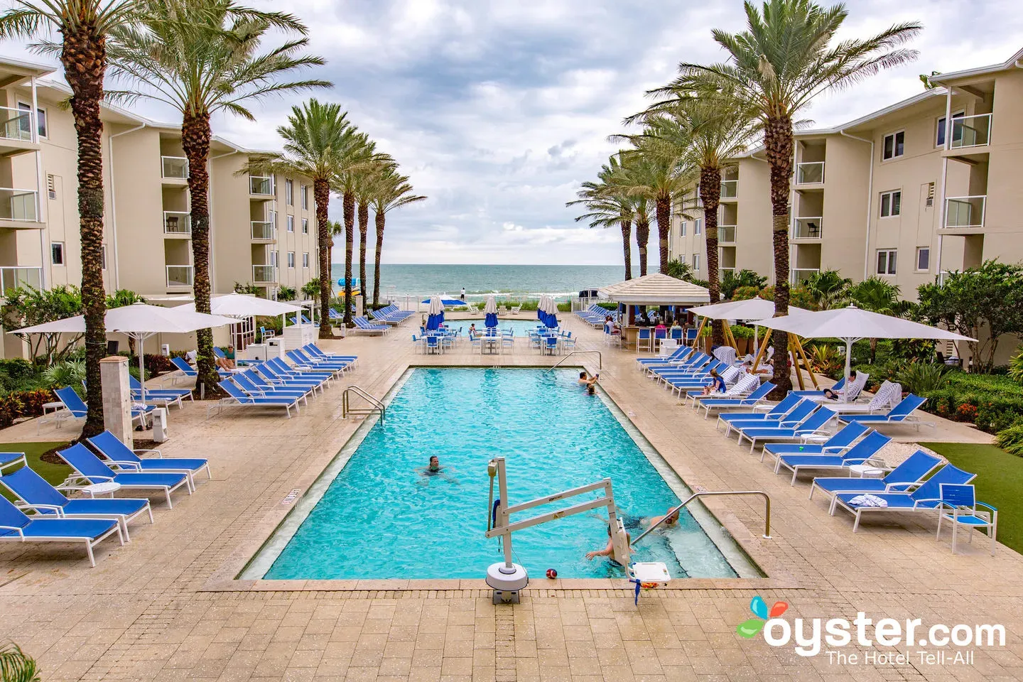 Edgewater Beach Hotel Review: What To REALLY Expect If You Stay