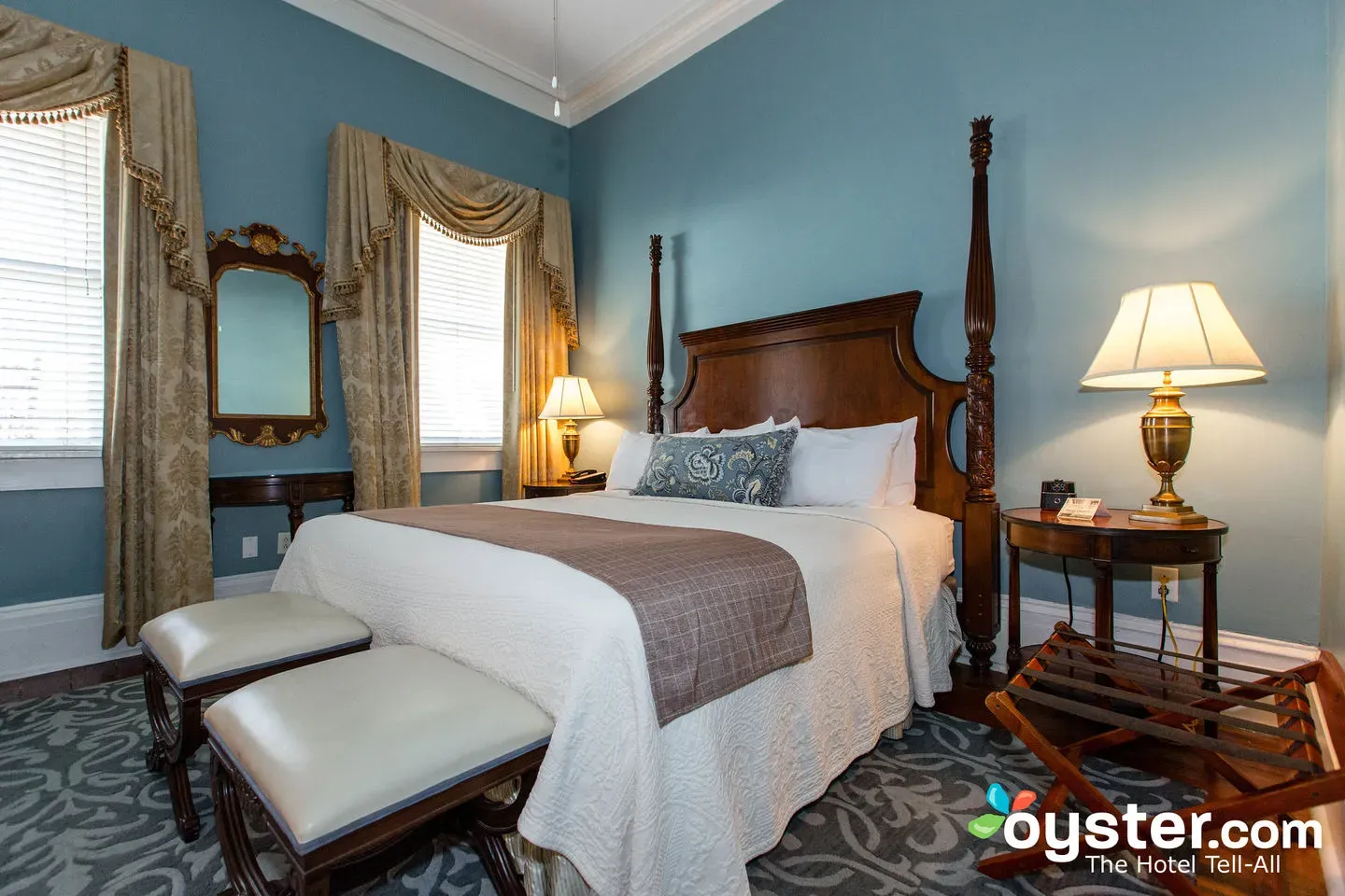 The Marshall House Review: What To REALLY Expect If You Stay