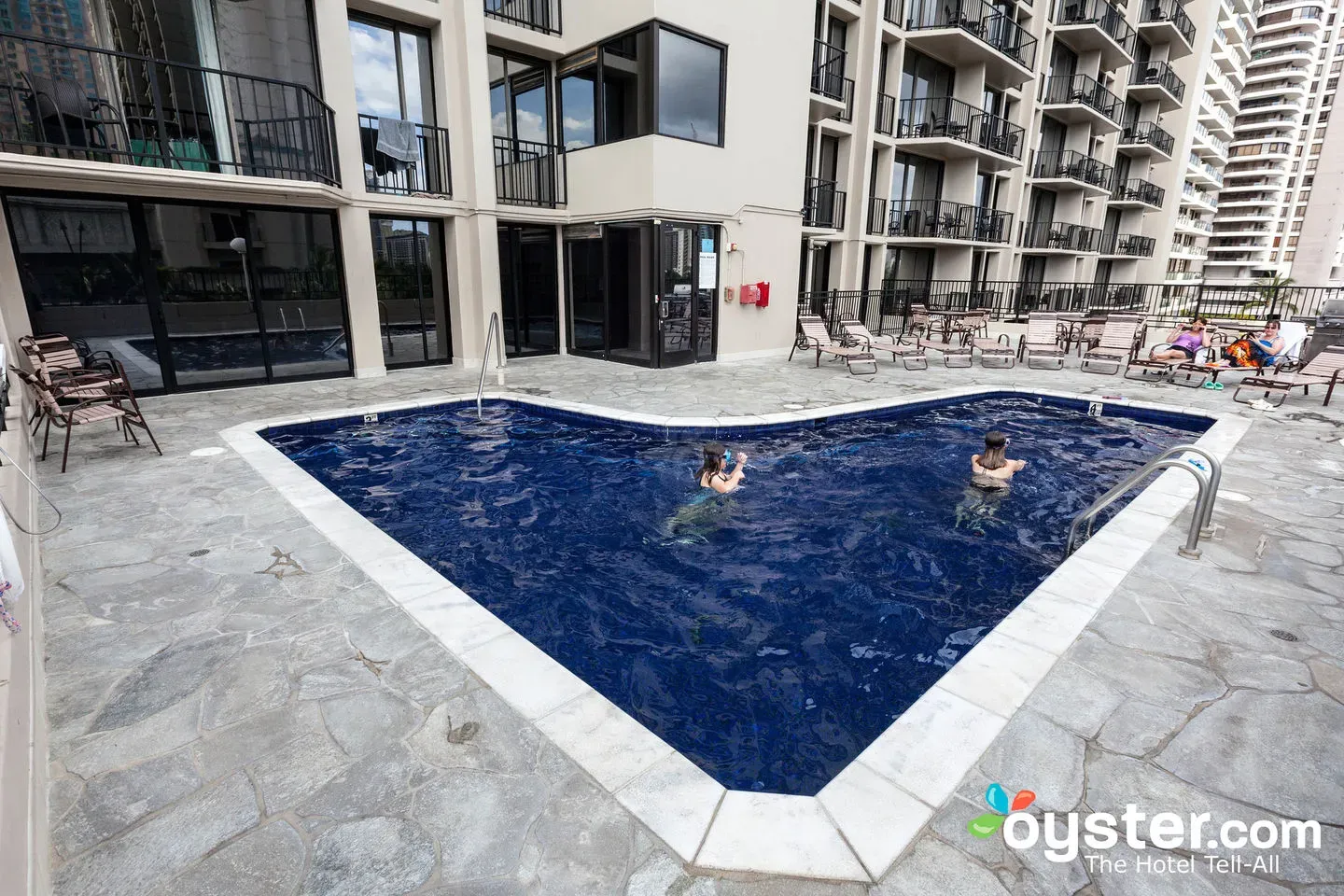 Aqua Palms Waikiki Review: What To REALLY Expect If You Stay | Oyster.com