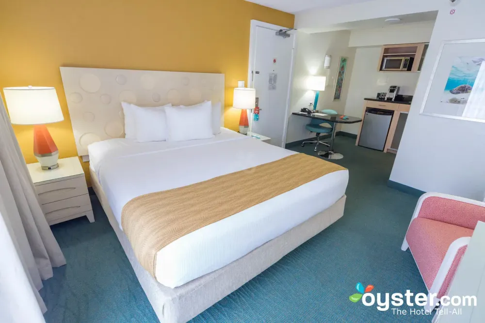 Coconut Waikiki Hotel Review: What To REALLY Expect If You Stay