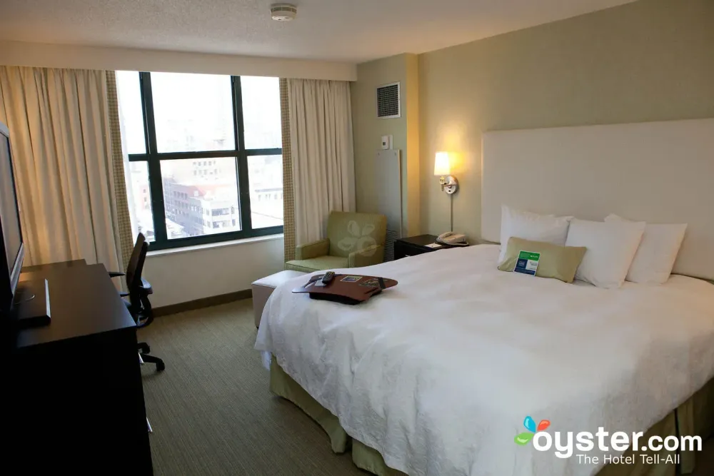 Hampton Inn & Suites Chicago - Downtown Review: What To REALLY Expect ...