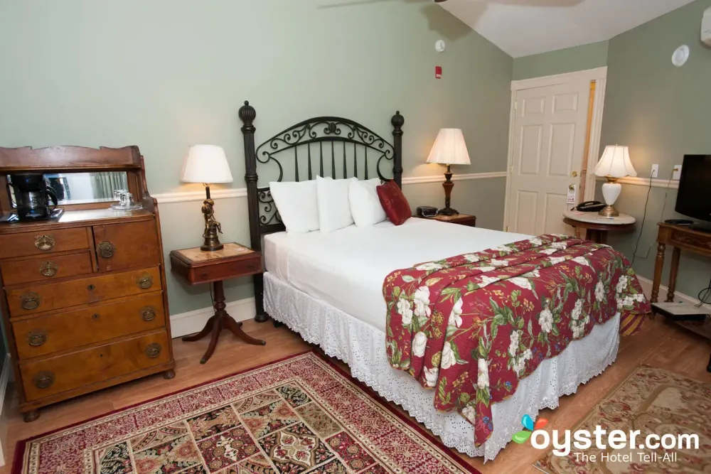 Mira Monte Inn Review: What To REALLY Expect If You Stay | Oyster.com