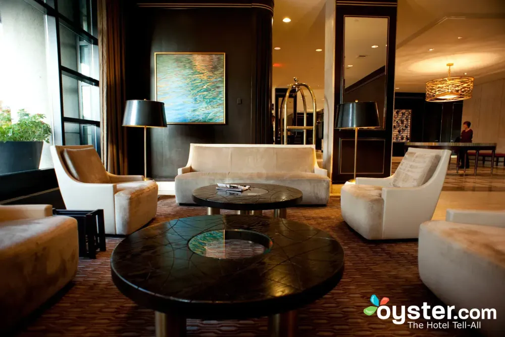 The Colonnade Hotel Review: What To REALLY Expect If You Stay