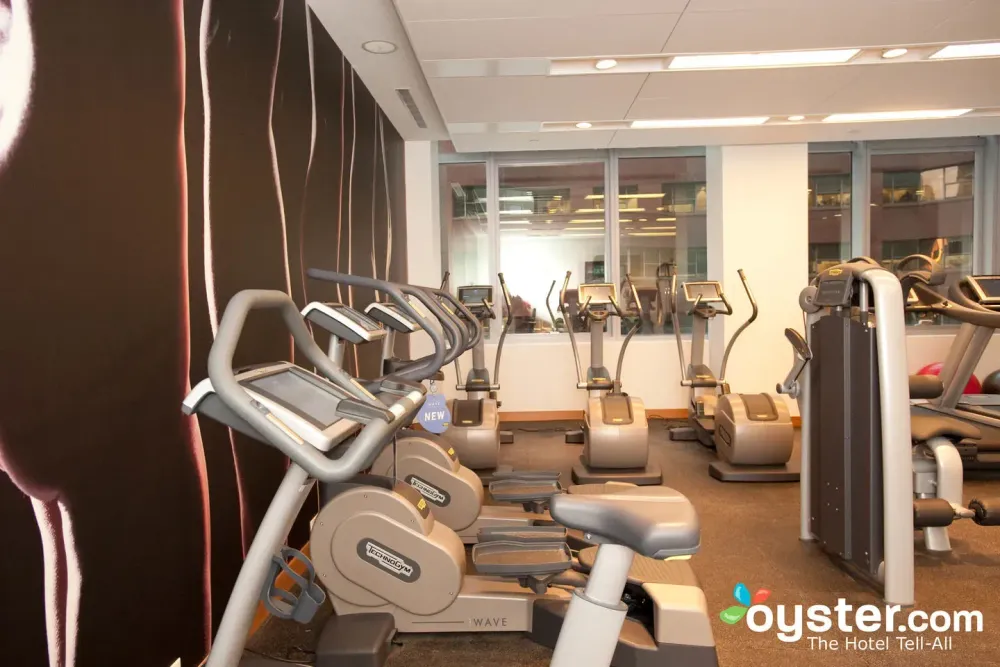 W Hotel Boston: A Modern Retreat with Vibrant Amenities