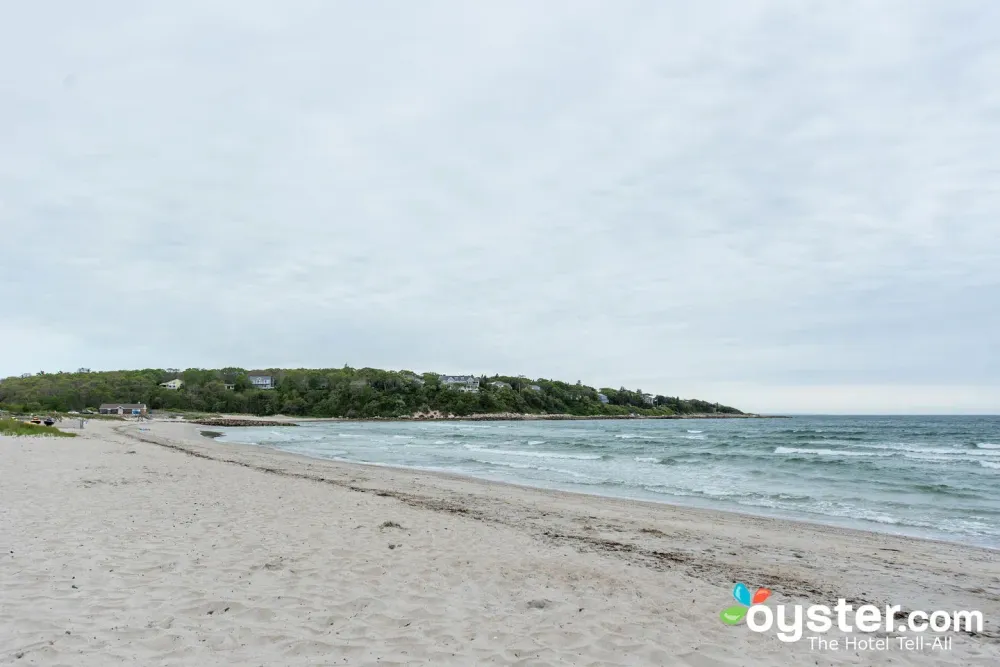 Sea Crest Beach Hotel Review: What To REALLY Expect If You Stay