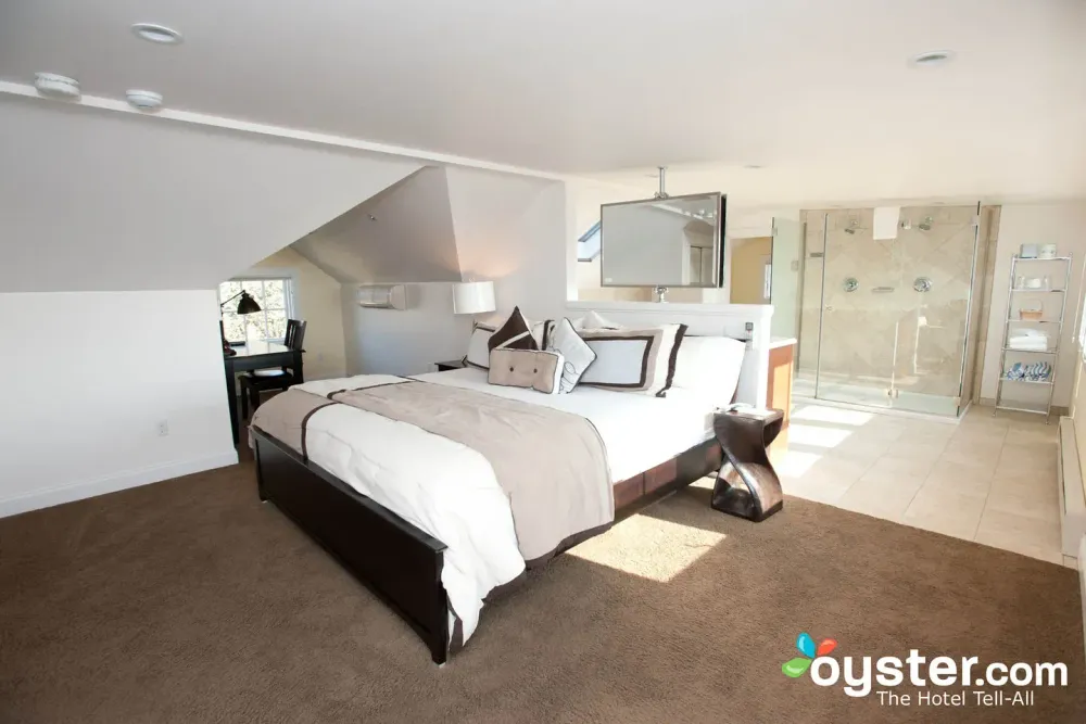 Brass Key Guesthouse Review: What To REALLY Expect If You Stay