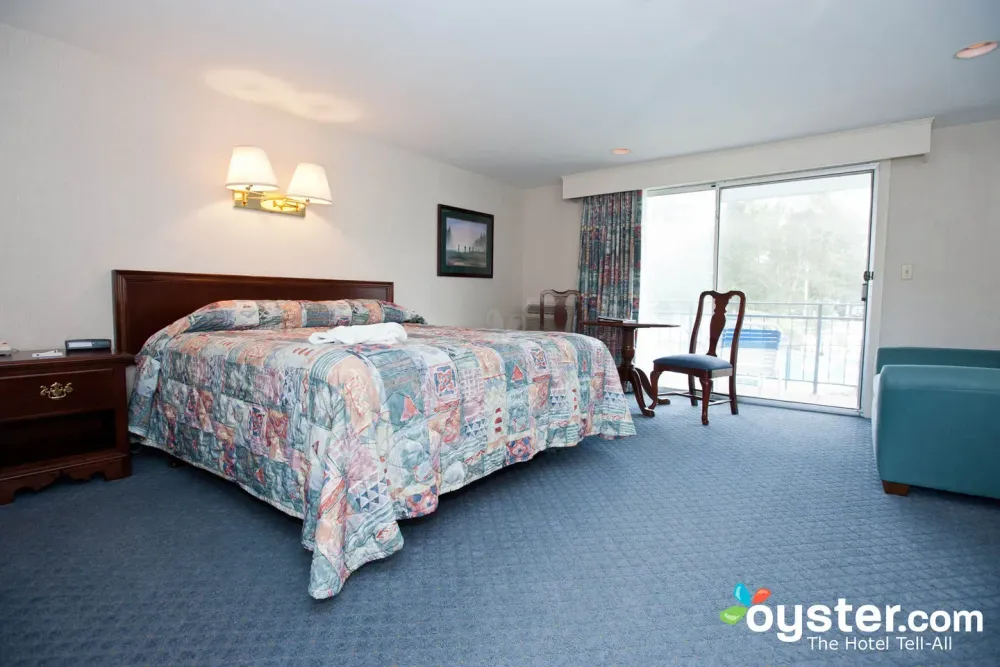 Blue Rock Resort Review: What To REALLY Expect If You Stay