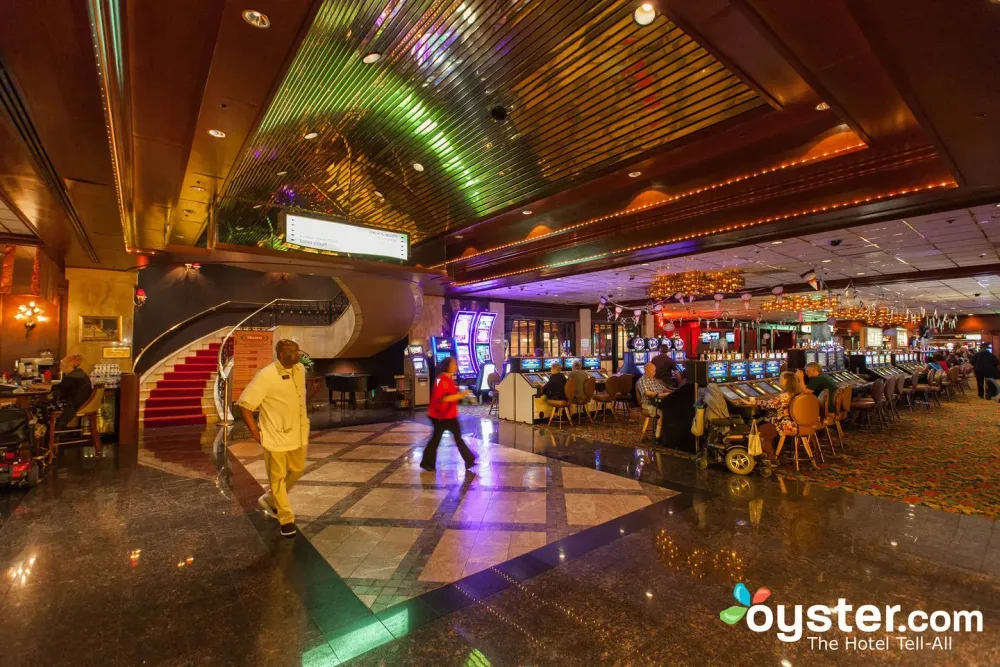 El Cortez Hotel & Casino Review: What To REALLY Expect If You Stay