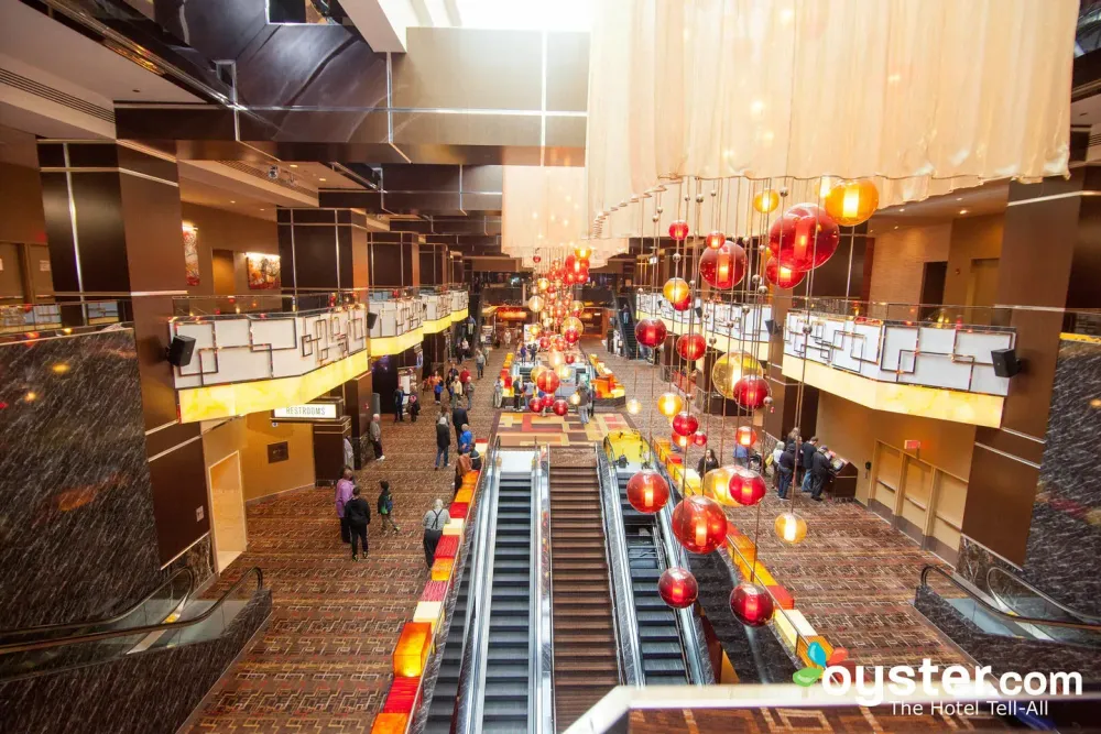 Golden Nugget Review: What To REALLY Expect If You Stay