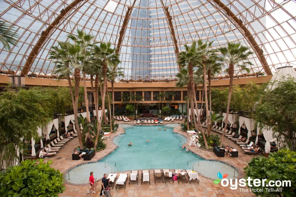 Harrah's Resort Atlantic City Review: What To REALLY Expect If You Stay