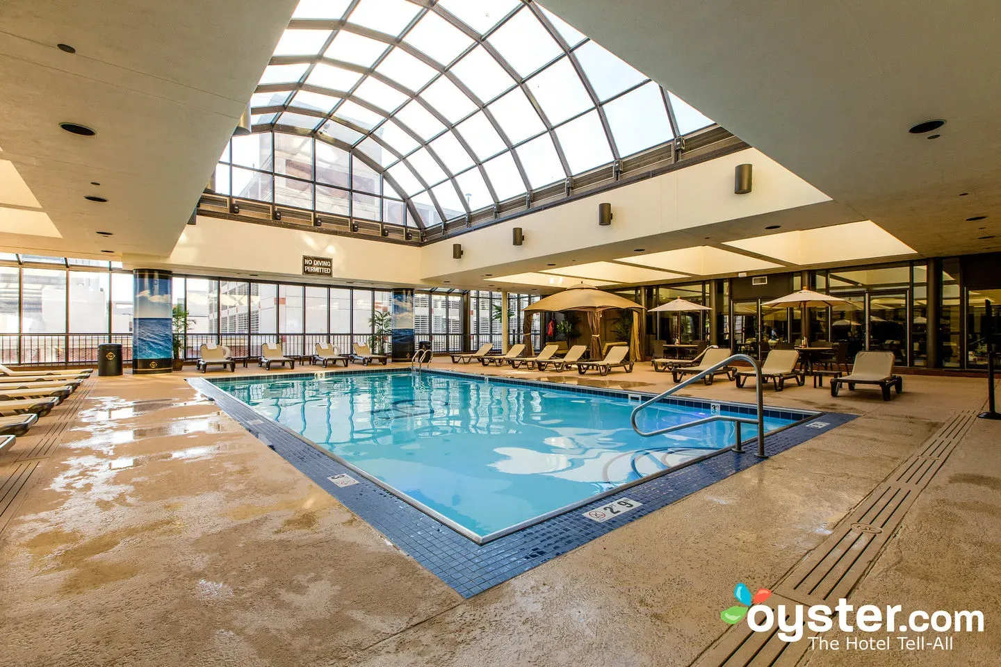 The Claridge - A Radisson Hotel Review: What To REALLY Expect If You Stay