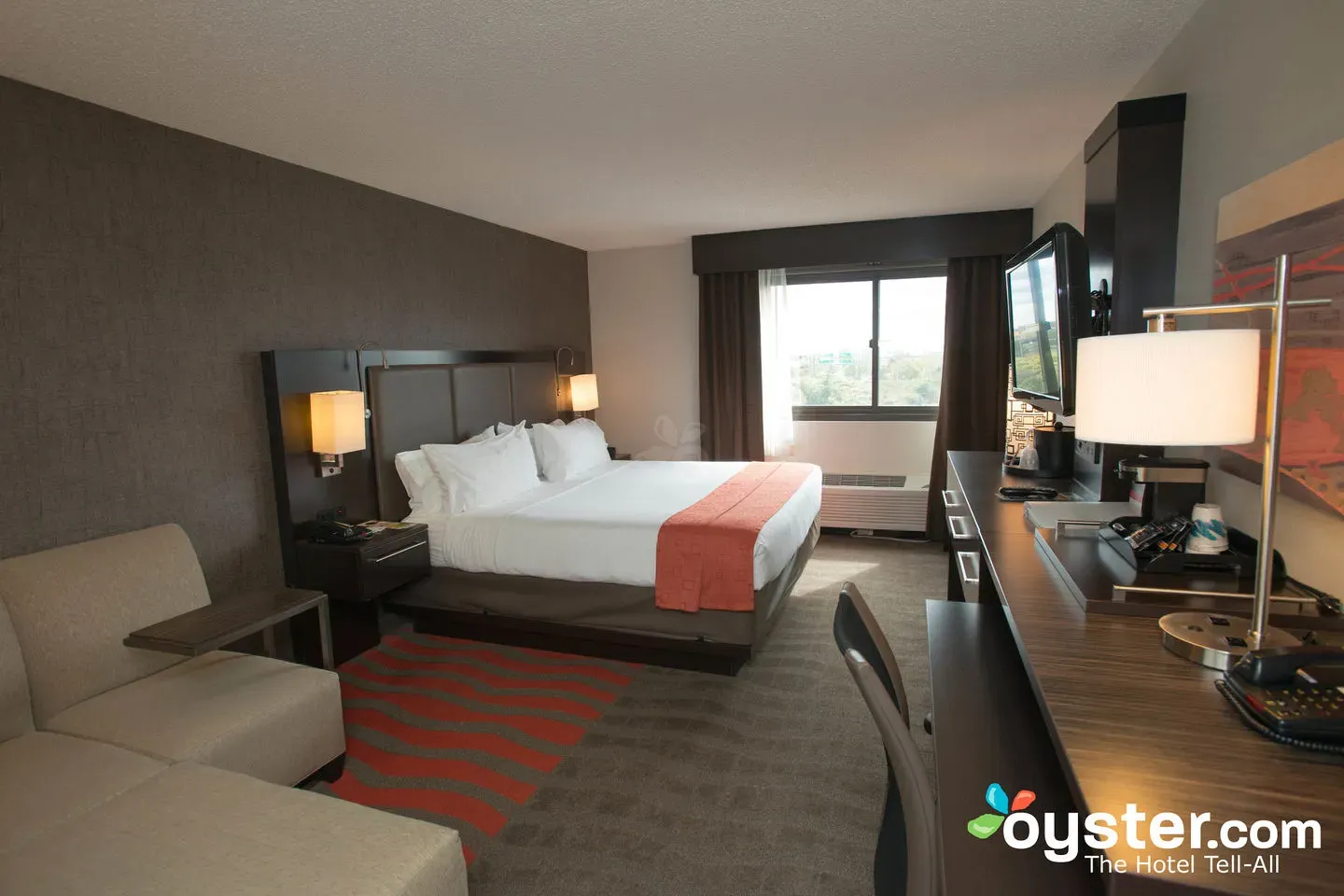 Holiday Inn Newark Airport Review: What To REALLY Expect If You Stay