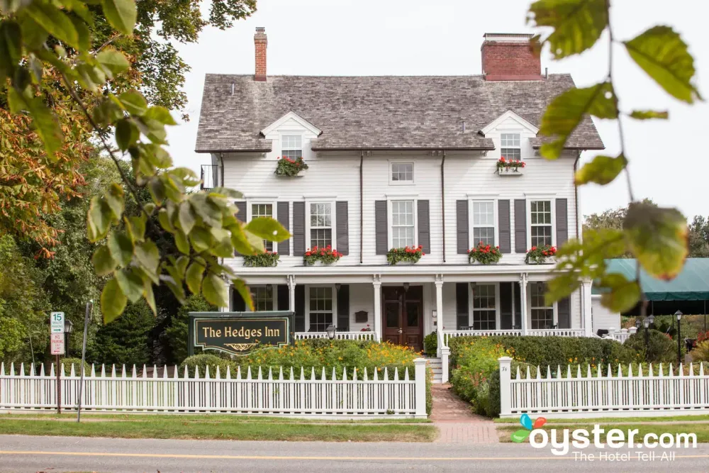 The Hedges Inn Review: What To REALLY Expect If You Stay