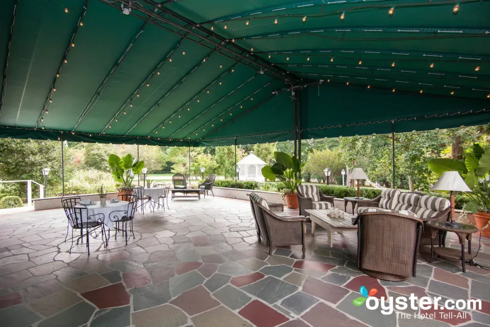 The Hedges Inn Review: What To REALLY Expect If You Stay