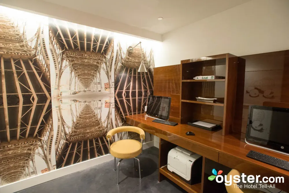 Hotel Hugo Review: What To REALLY Expect If You Stay