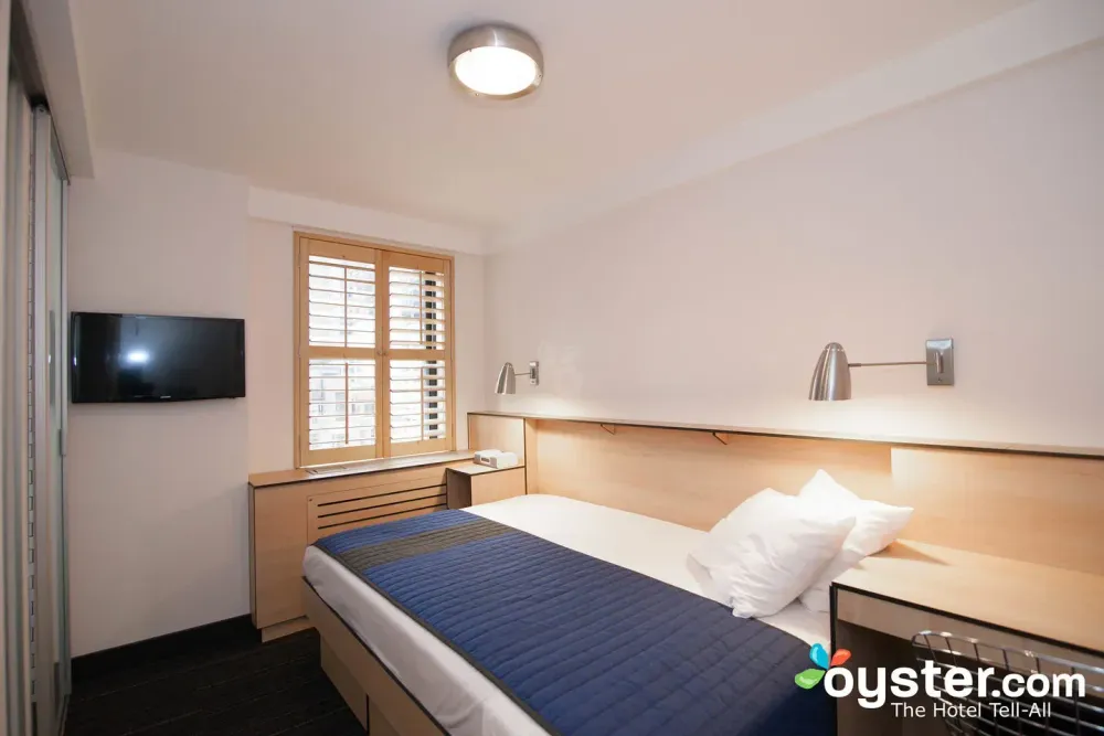 Pod 51 Hotel Review: What To REALLY Expect If You Stay