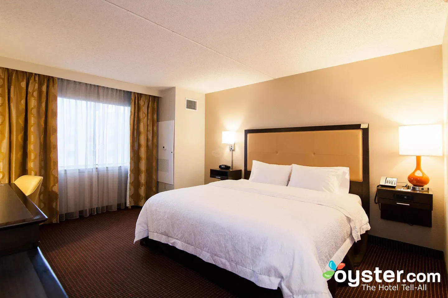 Hampton Inn NY - JFK Review: What To REALLY Expect If You Stay