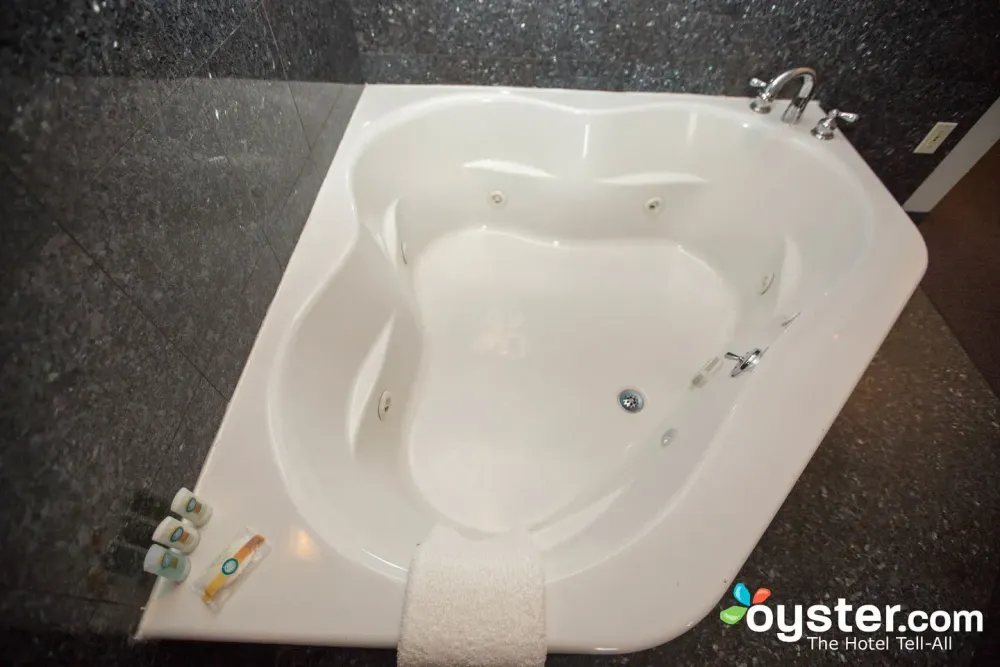 Quality Inn Long Island City Review: What To REALLY Expect If You Stay